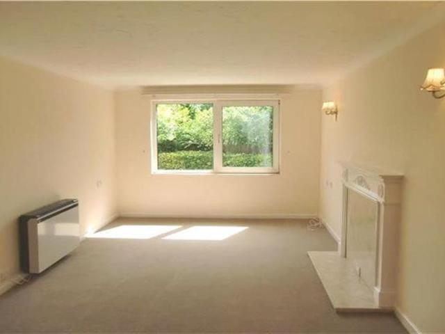 Bridge Court, Weybridge KT13, 1 bed flat to rent, £1,275 pcm | PrimeLocation