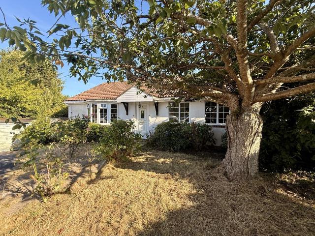 Bridge Close, Horam TN21, 2 bed bungalow to rent, £1,450 pcm | PrimeLocation