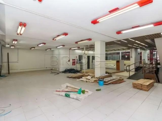 Bridge aluga prédio comercial com 1070m²