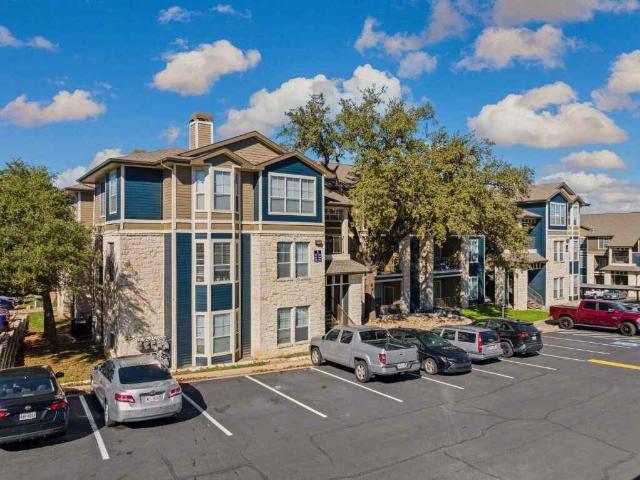 Bridge at Soco Crossing 1 Bedroom Apartment for Rent at 500 E Stassney Ln, Austin, TX 78745 East Congress
