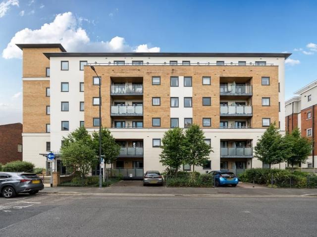 Bridge Avenue, Maidenhead SL6, 2 bed flat to rent, £1,400 pcm | PrimeLocation