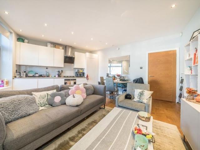 Bridge End Close, KT2, London