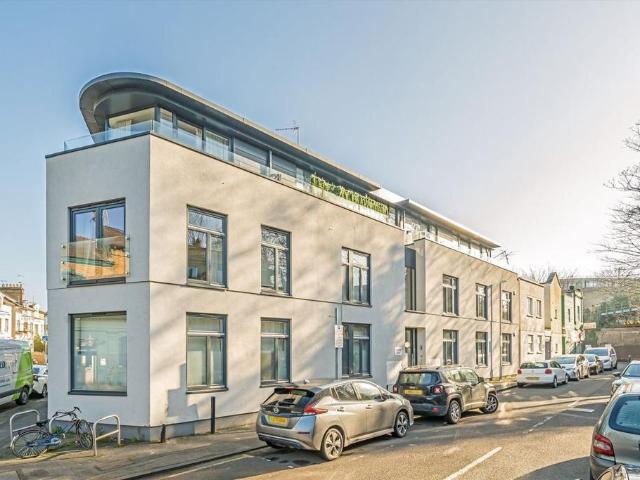 Bridge End Close, Kingston Upon. 1 bed flat to rent £1,850 pcm £427 pw
