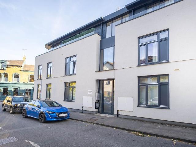 Bridge End Close, Kingston Upon Thames KT2, 1 bed flat to rent, £1,850 pcm | PrimeLocation
