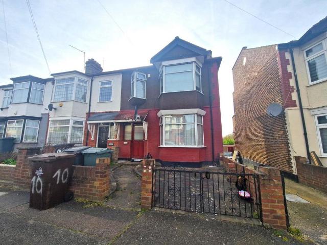 Bridge End, Walthamstow E17 4ES 3 bed end of terrace house to rent £2,300 pcm £531 pw