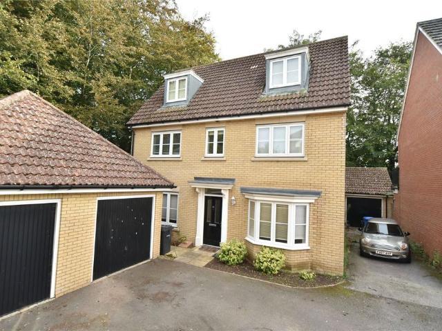 Bridge Farm Close, Mildenhall. 5 bed detached house to rent £2,115 pcm £488 pw
