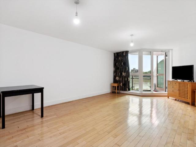 Bridge House, St. George Wharf. 2 bed flat to rent £3,250 pcm £750 pw