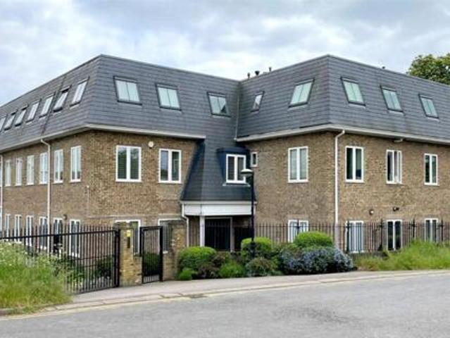 Bridge House, Station Road, 2 Bedroom Flat