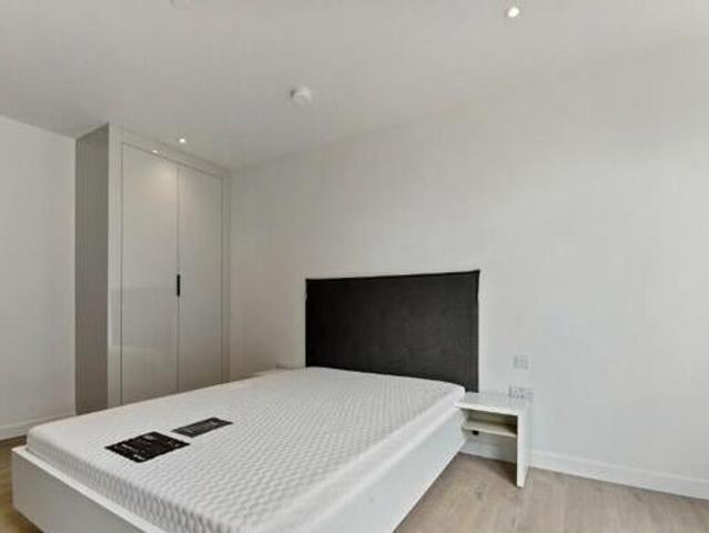 Bridge House, Parkes Street, 3 Bedroom Apartment