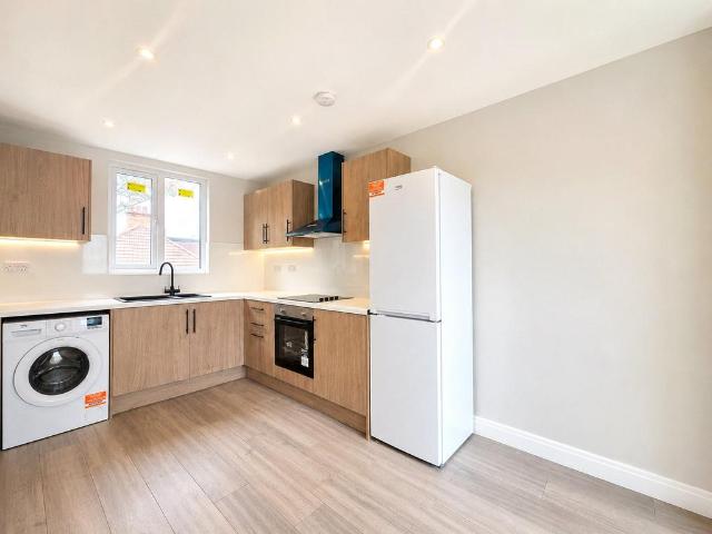 Bridge Lane, London, NW11 1 bed apartment to rent £1,590 pcm £367 pw