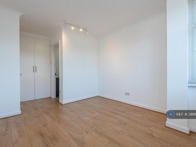 Bridge Lane, London, NW11 3 bed flat to rent £2,390 pcm £552 pw