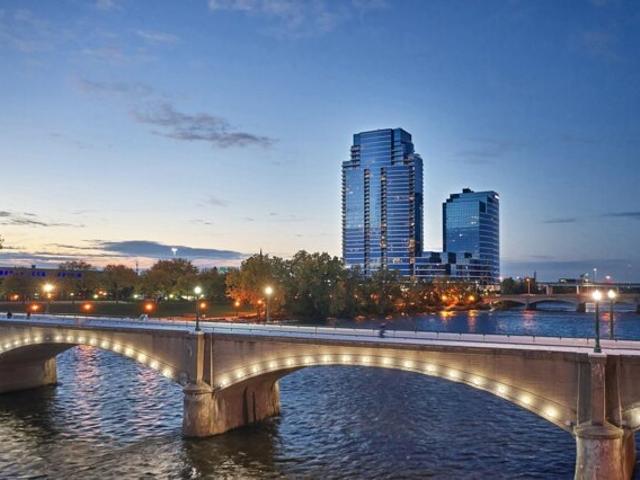 Bridge St Nw Apt,grand Rapids, Condo For Sale
