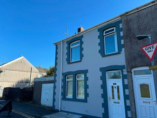 Bridge Street, Maesteg CF34, 4 bed semi detached house to rent, £950 pcm | PrimeLocation