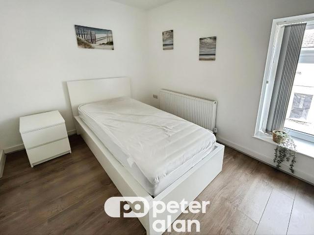 Bridge Street, Merthyr Tydfil CF48, Room to rent, £400 pcm | PrimeLocation