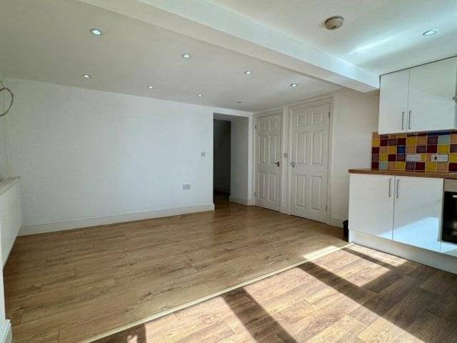 Bridge Street, Carmarthen, SA33
