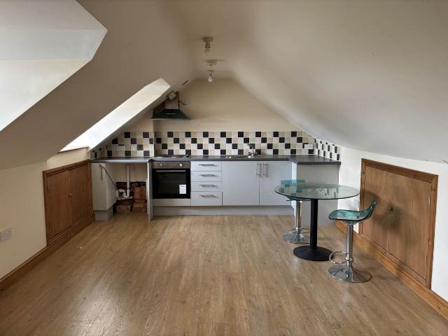Bridge Street, Caversham RG4, 1 bed flat to rent, £995 pcm | PrimeLocation