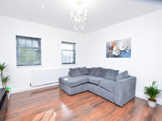 Bridge Street, Colnbrook SL3, 2 bed flat to rent, £1,400 pcm | PrimeLocation