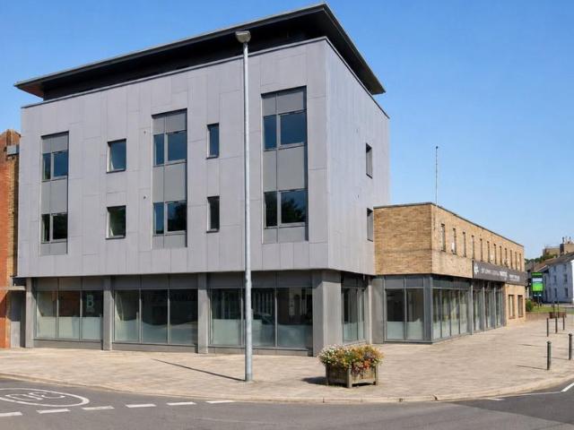 Bridge Street, HITCHIN, SG5 2 bed apartment to rent £1,800 pcm £415 pw