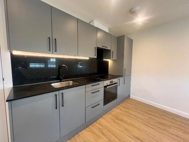 Bridge Street, Leatherhead KT22, 1 bed flat to rent, £1,300 pcm | PrimeLocation