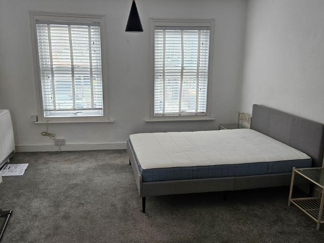 Bridge Street, Reading RG4, 1 bed flat to rent, £950 pcm | PrimeLocation