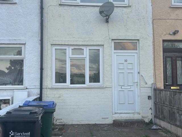 Bridge Street South, Smethwick B66, 2 bed terraced house to rent, £900 pcm | PrimeLocation