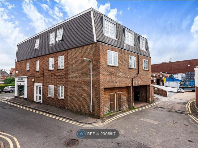 Bridge Street, Walton On Thames KT12, Room to rent, £800 pcm | PrimeLocation