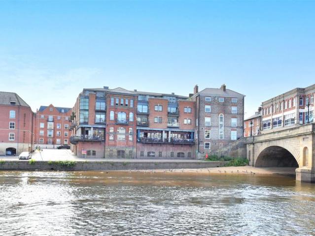 Bridge Street, York 2 bed apartment to rent £2,000 pcm £462 pw