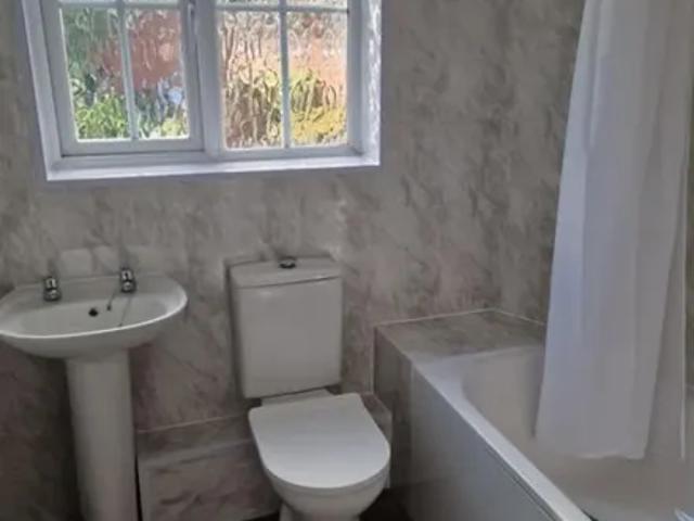 Bridge Piece, Turves Green, B31 3XF, United Kingdom | 2 bed apartment for rent #142339944 | Rentberry