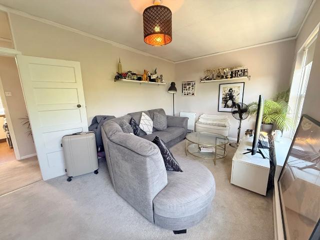 Bridge Road, Welwyn Garden City AL8, 2 bed flat to rent, £1,300 pcm | PrimeLocation