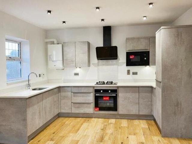 Bridge Road, Wollaton, 2 Bedroom End