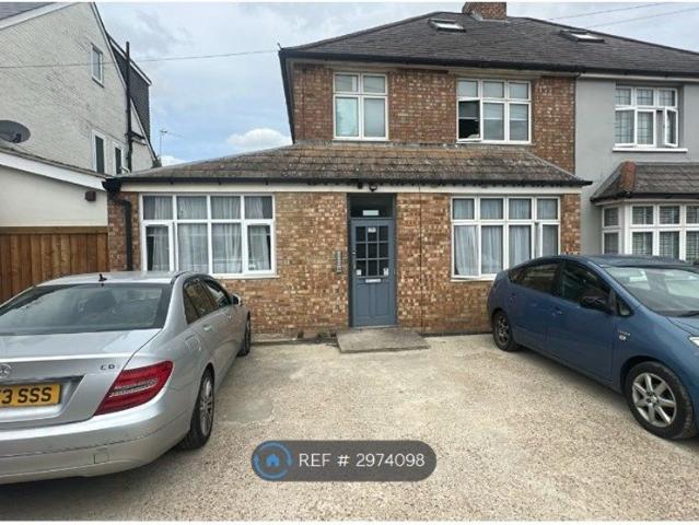 Bridge Road, Chertsey KT16, Studio to rent, £995 pcm | PrimeLocation