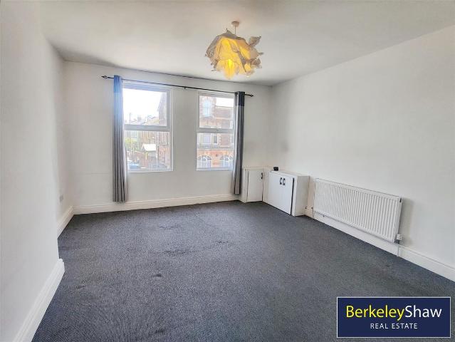 Bridge Road, Crosby, Liverpool L23, 2 bed flat to rent, £950 pcm | PrimeLocation