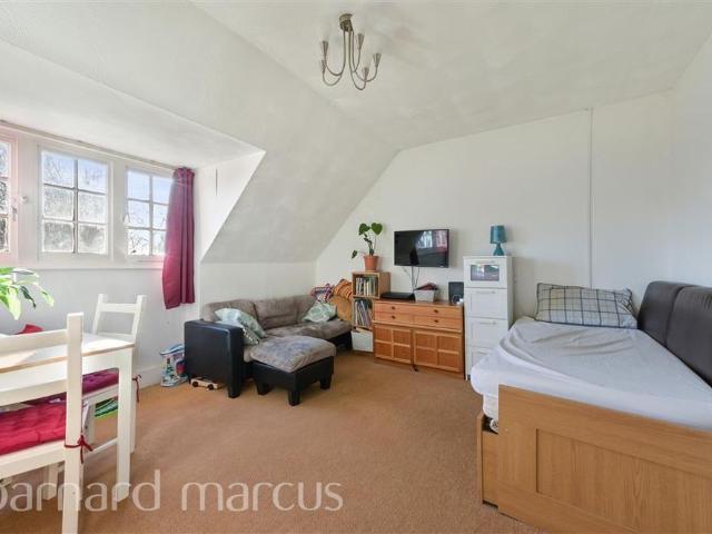 Bridge Road, East Molesey