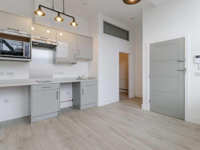 Bridge Road East, Welwyn Garden City 1 bed flat to rent £1,150 pcm £265 pw