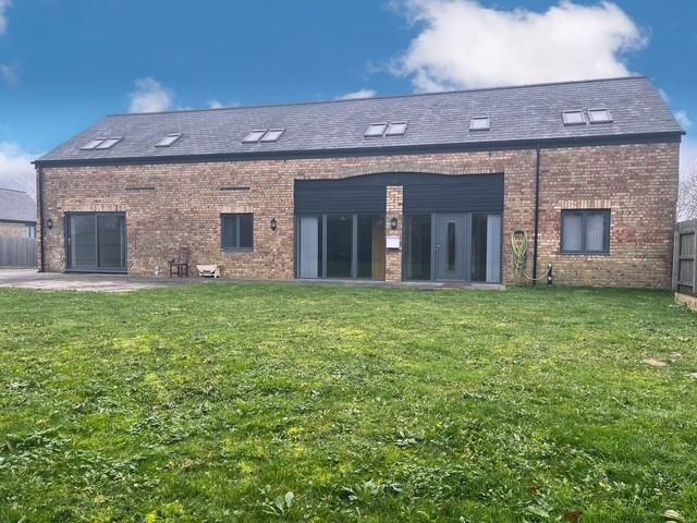 Bridge Road, HUNTINGDON, PE28 4 bed barn conversion to rent £2,250 pcm £519 pw