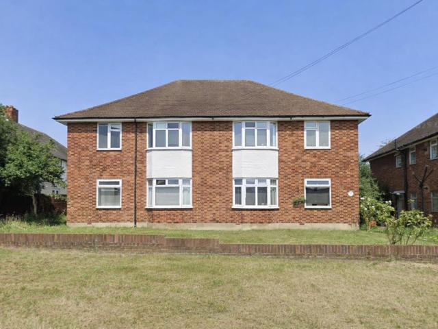 Bridge Road, Isleworth TW7, 2 bed flat to rent, £1,800 pcm | PrimeLocation