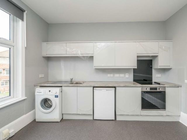 Bridge Road, KT8, London