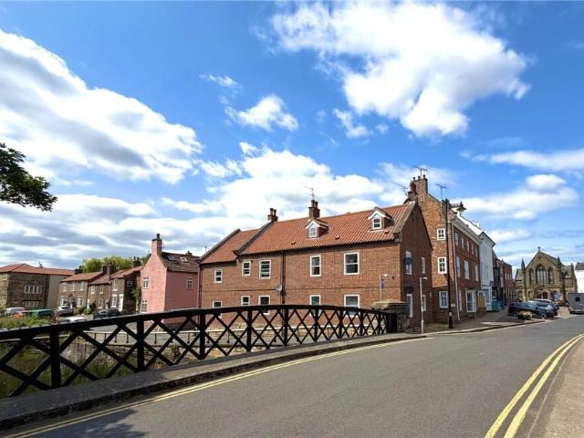 Bridge Road, Middlesbrough TS9, 2 bed maisonette to rent, £950 pcm | PrimeLocation