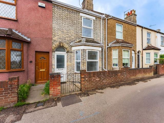 Bridge Road, Oulton Broad NR32, 3 bed terraced house to rent, £975 pcm | PrimeLocation