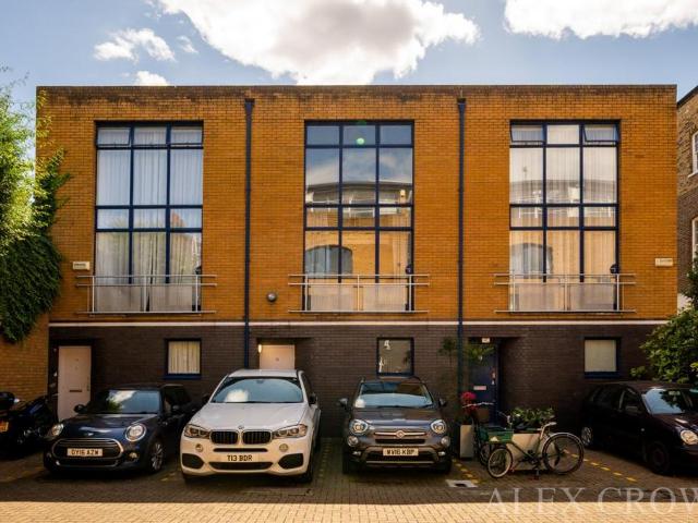Bridge Wharf, Caledonian Road, Kings. 4 bed terraced house to rent £4,500 pcm £1,038 pw