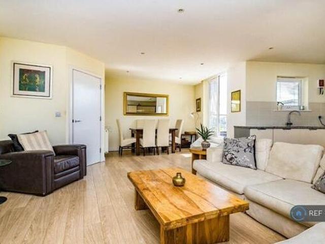 Bridge Wharf, Chertsey, 3 Bedroom Penthouse