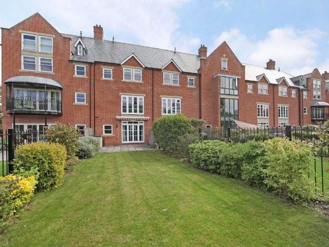 Bridgeman Drive, Windsor SL4, 4 bed town house to rent, £4,000 pcm | PrimeLocation