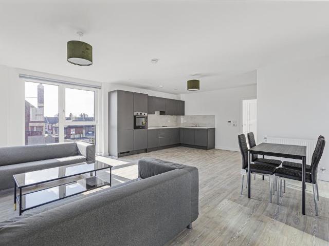 Bridgeman House, London E13 3 bed apartment to rent £3,000 pcm £692 pw