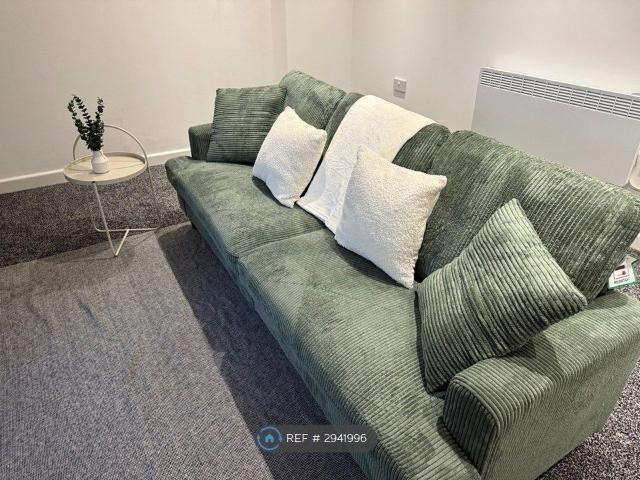 Bridgeman Terrace, Wigan WN1, 2 bed flat to rent, £1,500 pcm | PrimeLocation
