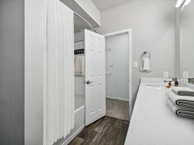 Bridges at Oakbend 2 Bedroom Apartment for Rent at 195 E Round Grove Rd, Lewisville, TX 75067