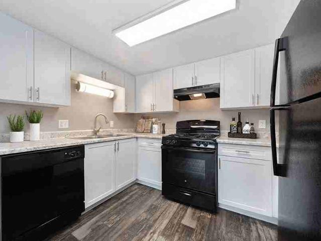 Bridges at 9 Mile Station 1 Bedroom Apartment for Rent at 10025 E Girard Ave, Denver, CO 80231 Hampden