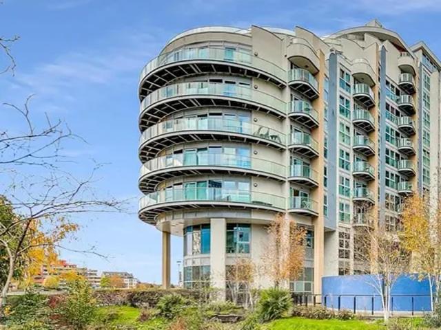 Bridges Court, London, SW11 3BE, United Kingdom | 3 bed apartment for rent #134703819 | Rentberry