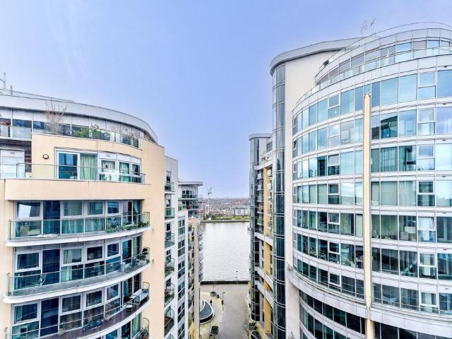 Bridges Court Road, Battersea. 1 bed flat to rent £2,800 pcm £646 pw