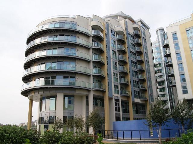Bridges Court Road, London SW11, 1 bed flat to rent, £1,950 pcm | PrimeLocation