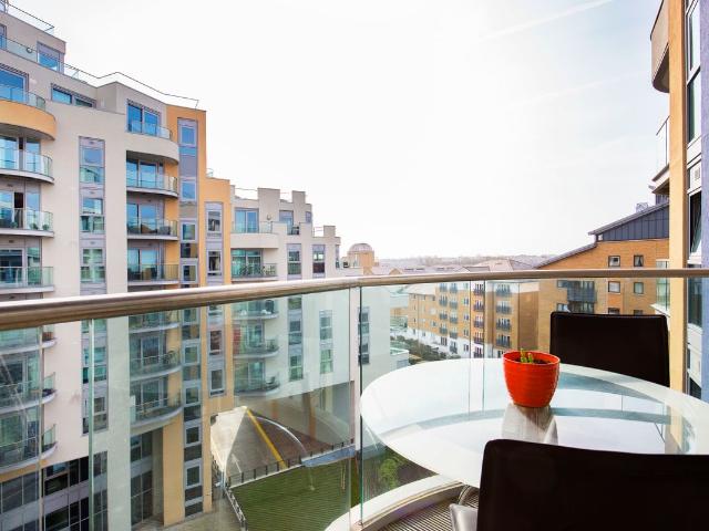 Bridges Court Road, London SW11, 1 bed flat to rent, £2,200 pcm | PrimeLocation